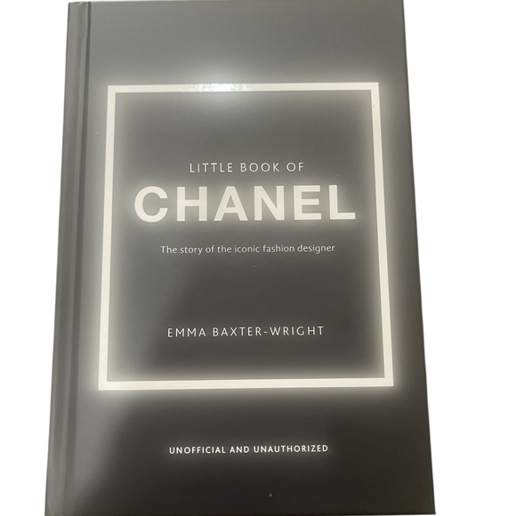 CHANEL | Accents | Chanel Little Book In Black And White | Poshmark